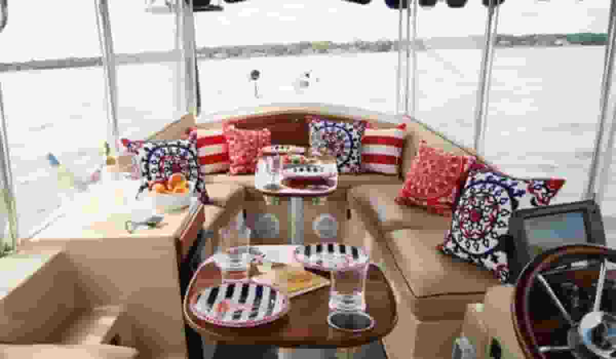 Romantic Boat Rentals for Couples